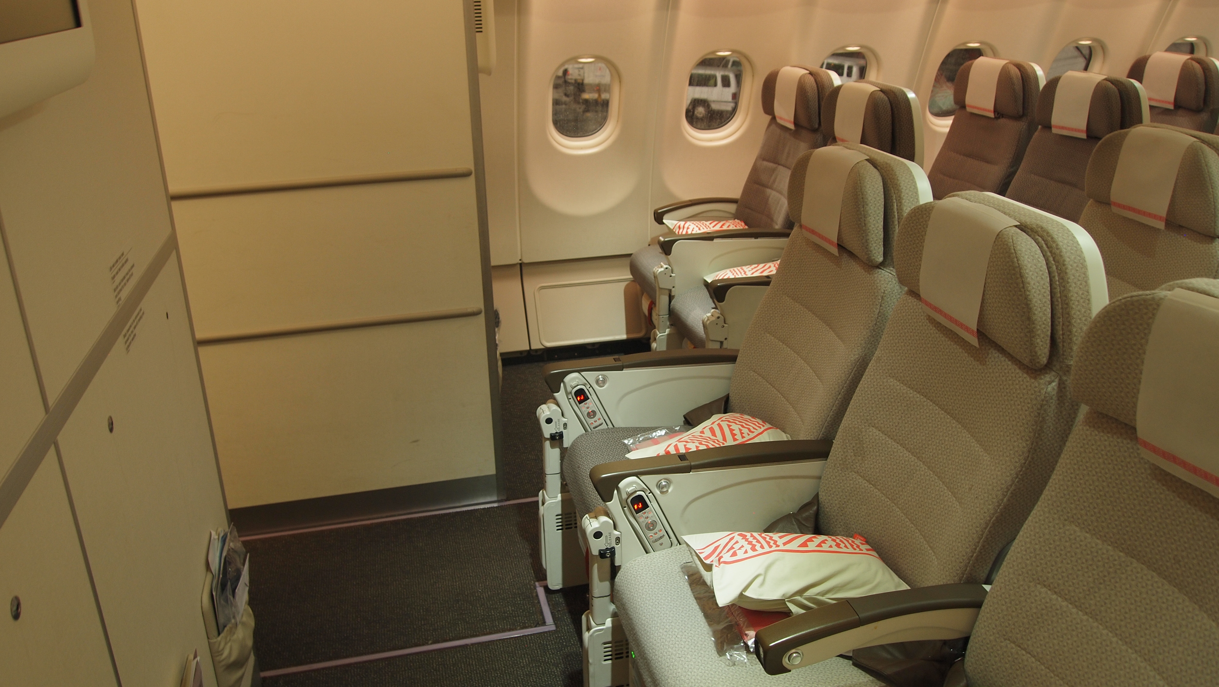 TheDesignAir –TheDesignAir Fiji Airways FJ811 032