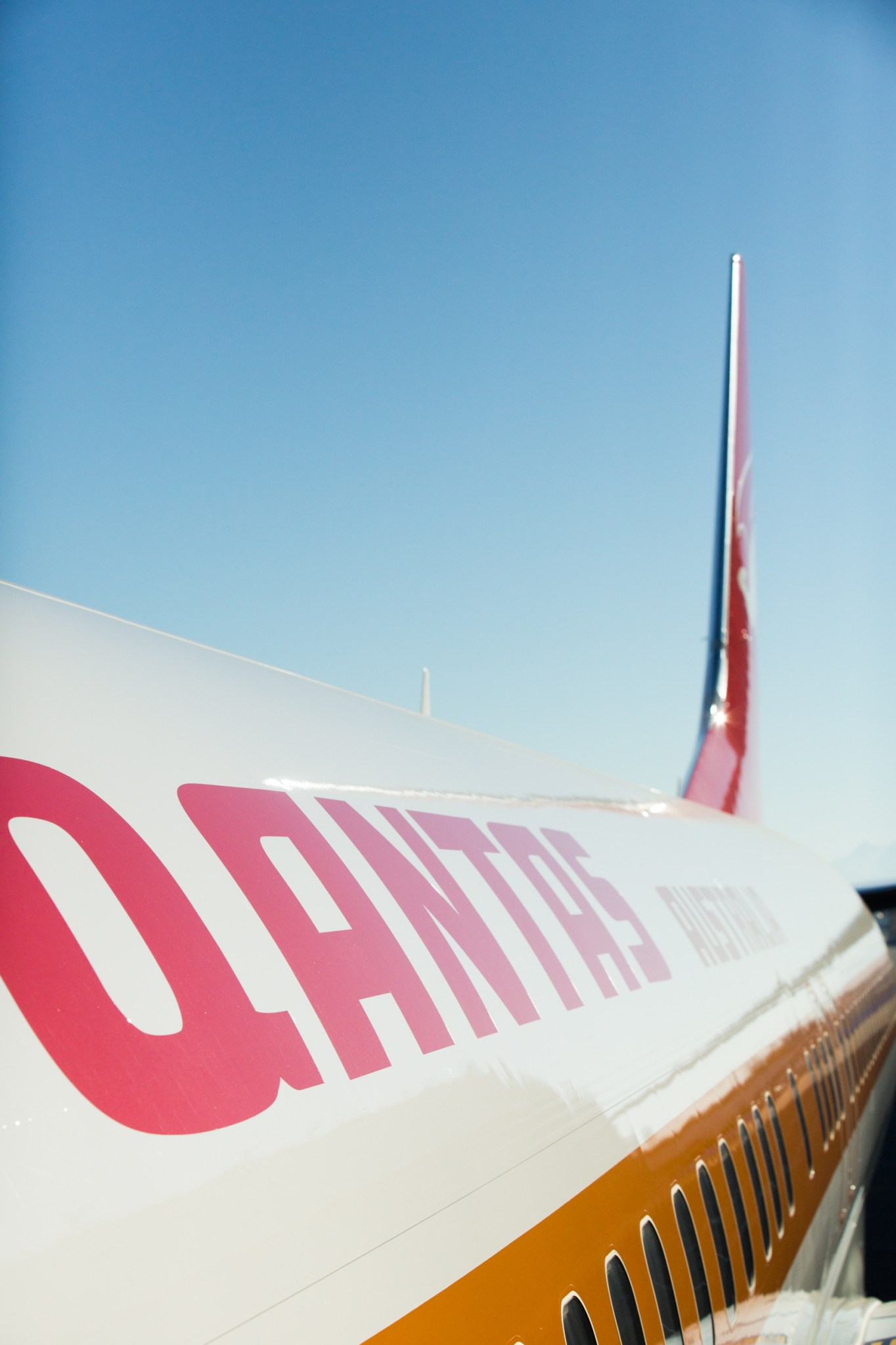 TheDesignAir –Qantas Reveal 70’s Retro Livery In Seattle