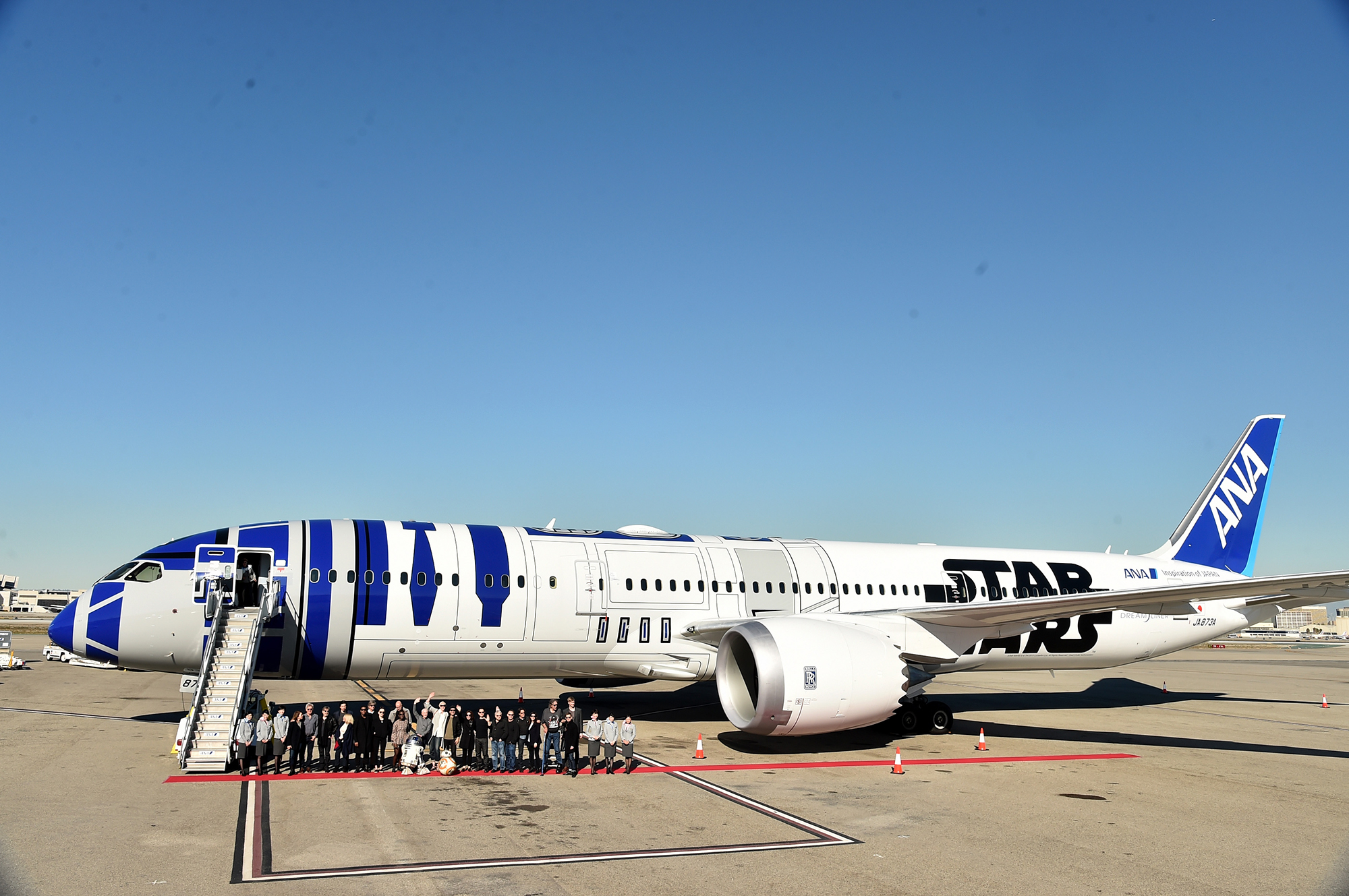 TheDesignAir –The Cast Of “Star Wars: The Force Awakens” On ANA Charter ...