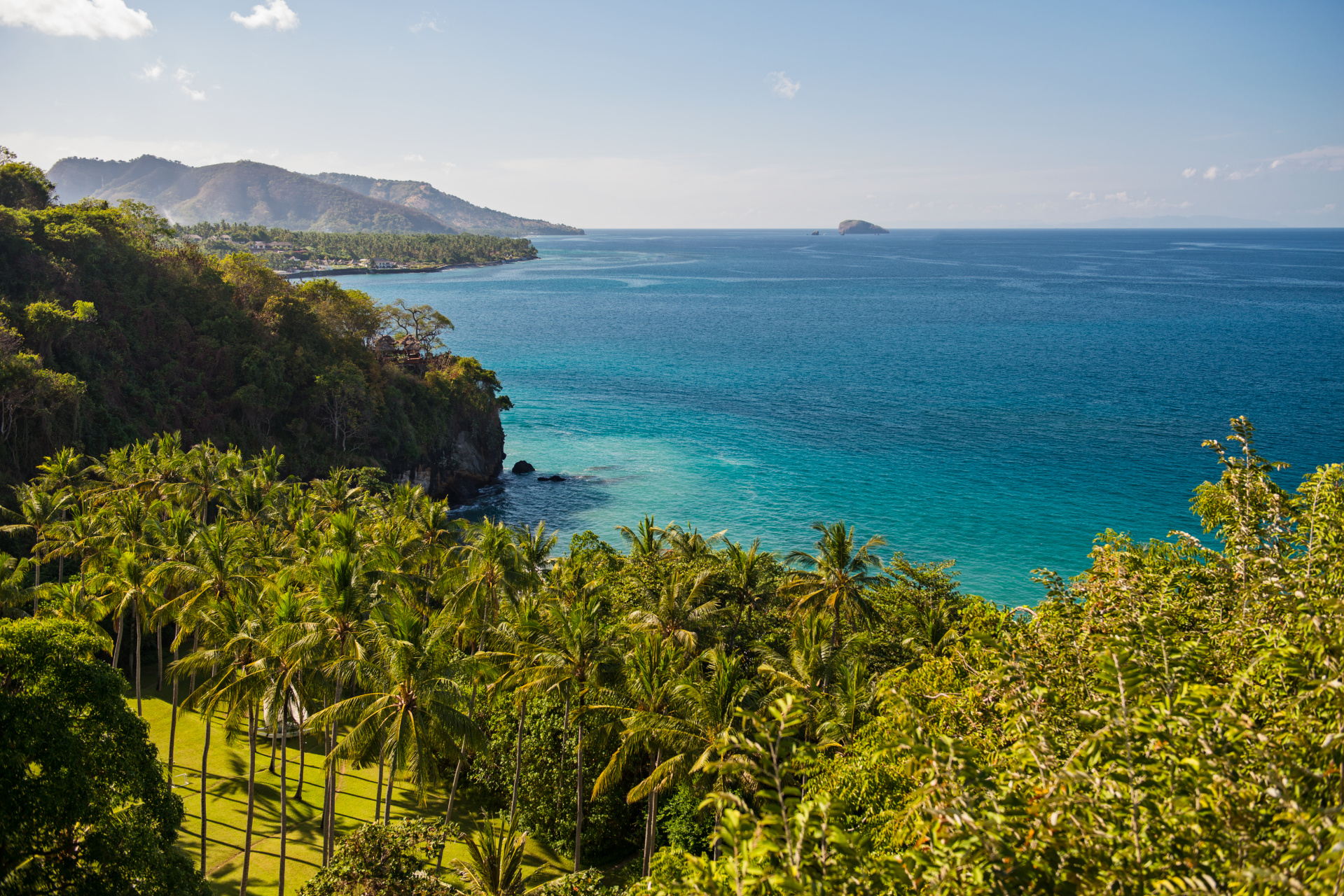 TheDesignAir –View over Lombok Strait from main swimming pool