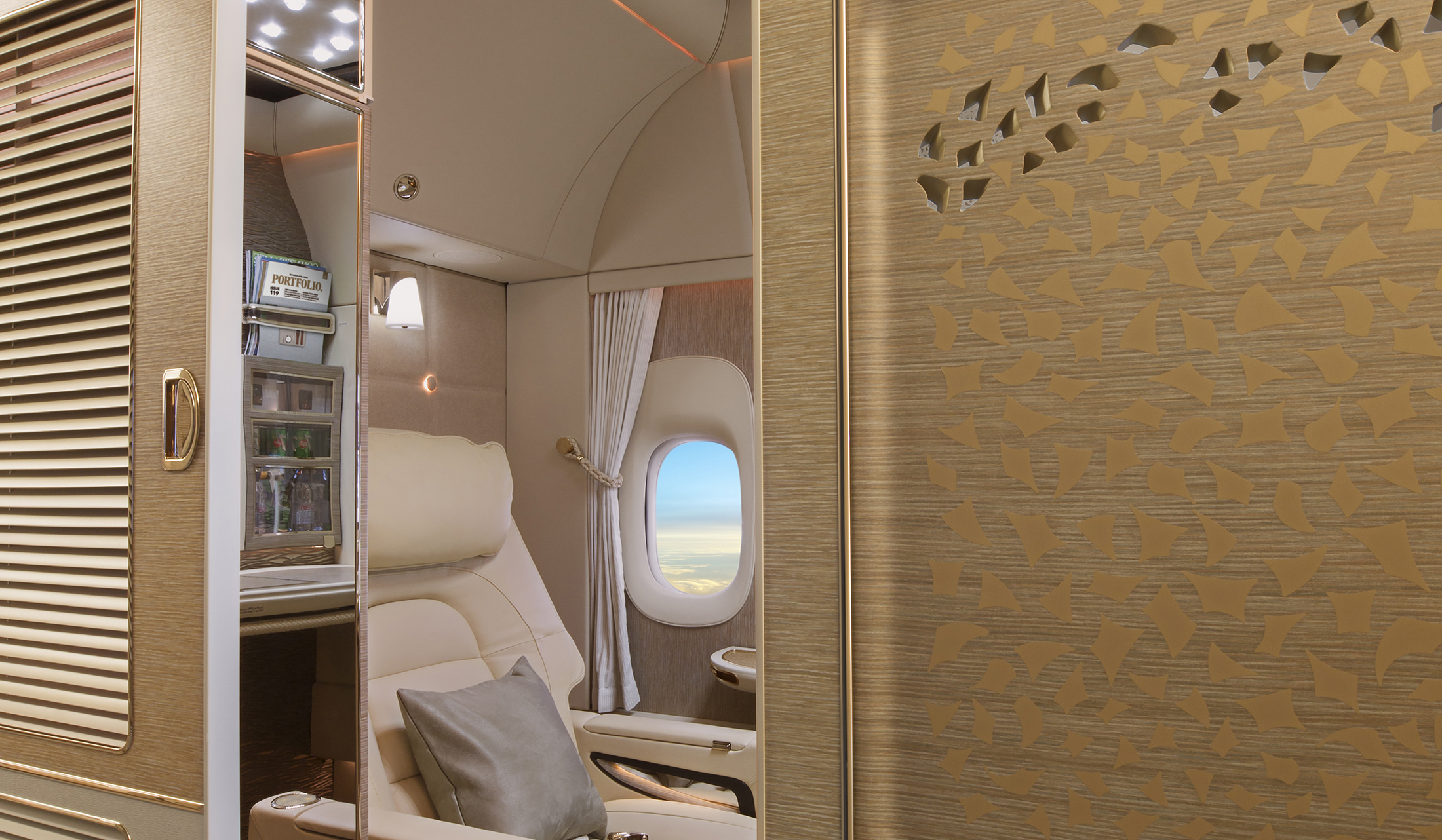 TheDesignAir –Emirates 777 New First Class Cabins Set New Precedent For ...