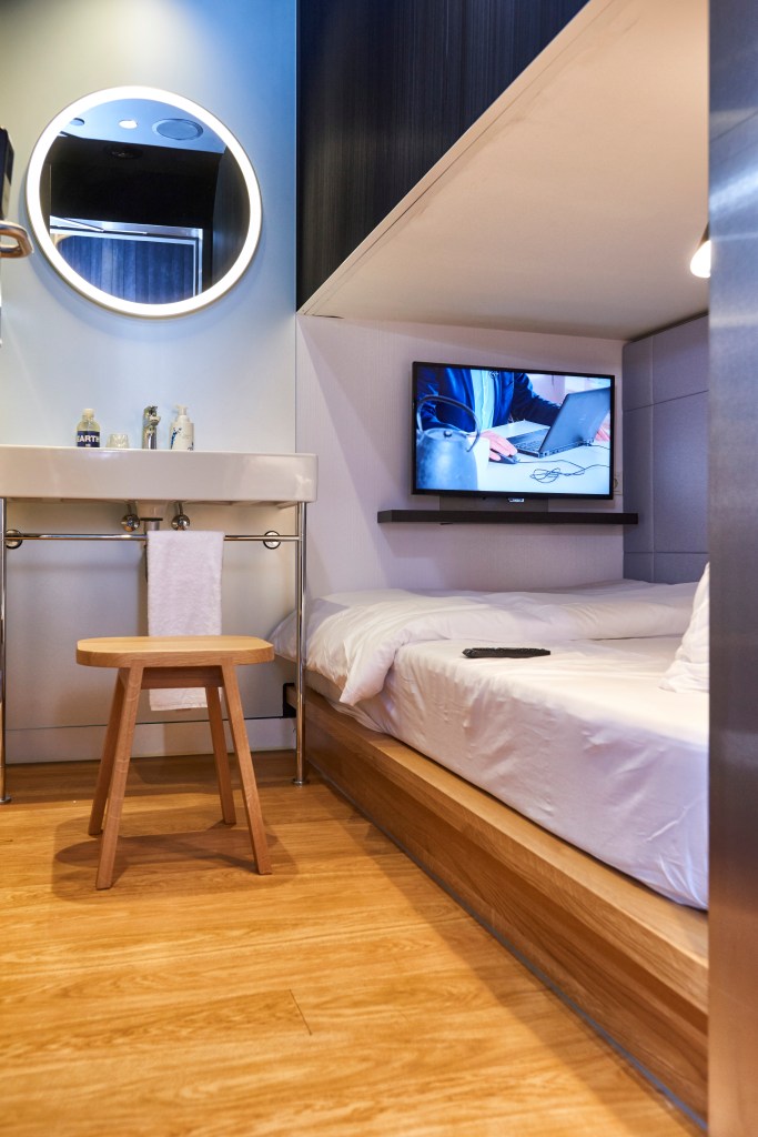 TheDesignAir –KLM celebrates opening of their fully operational Crown ...