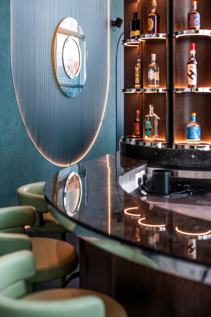 TheDesignAir –New bar concept ‘Intervals’ in Hong Kong by Plaza Premium ...