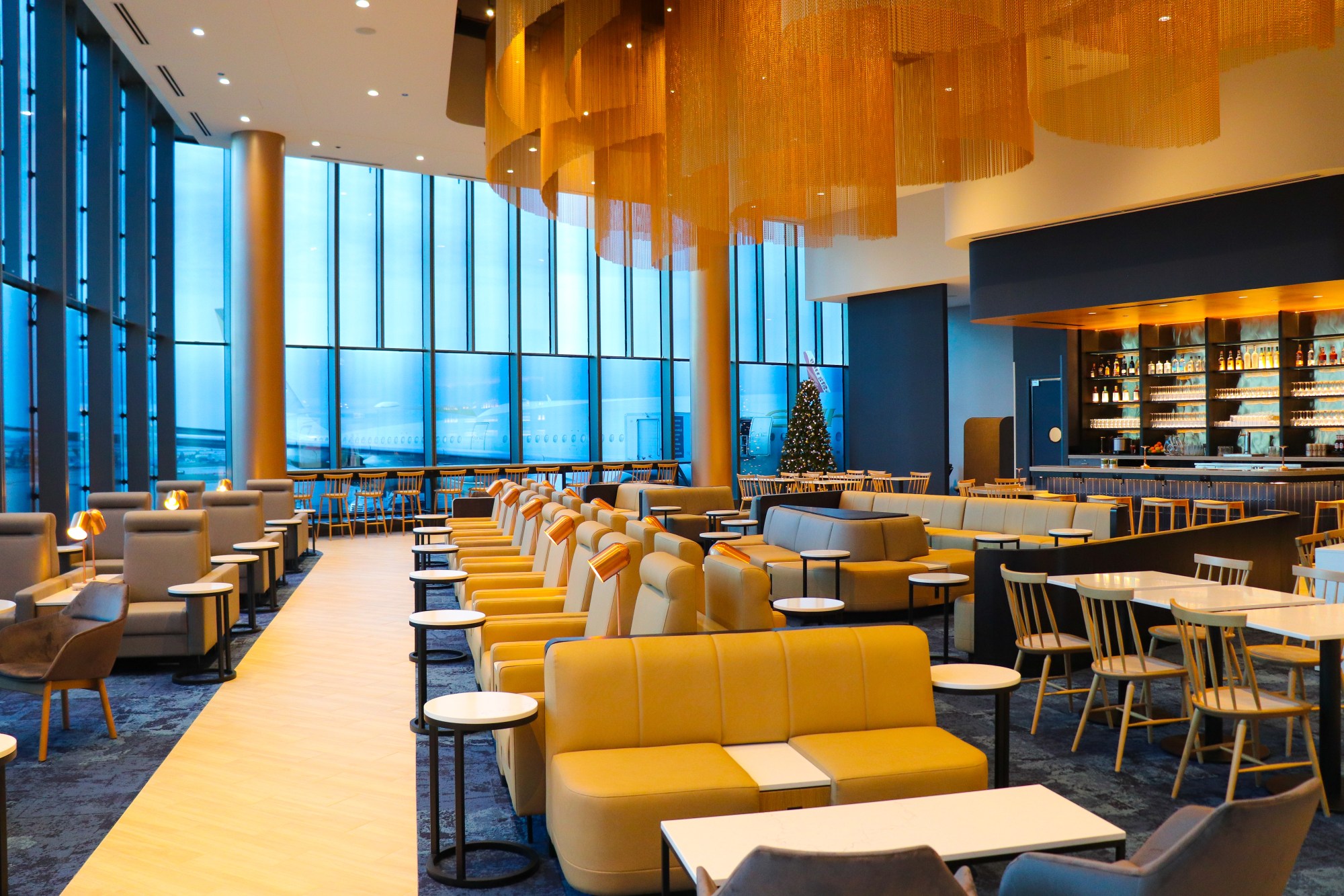 TheDesignAir –LOT opens its doors to its latest lounge in Chicago T5 ...
