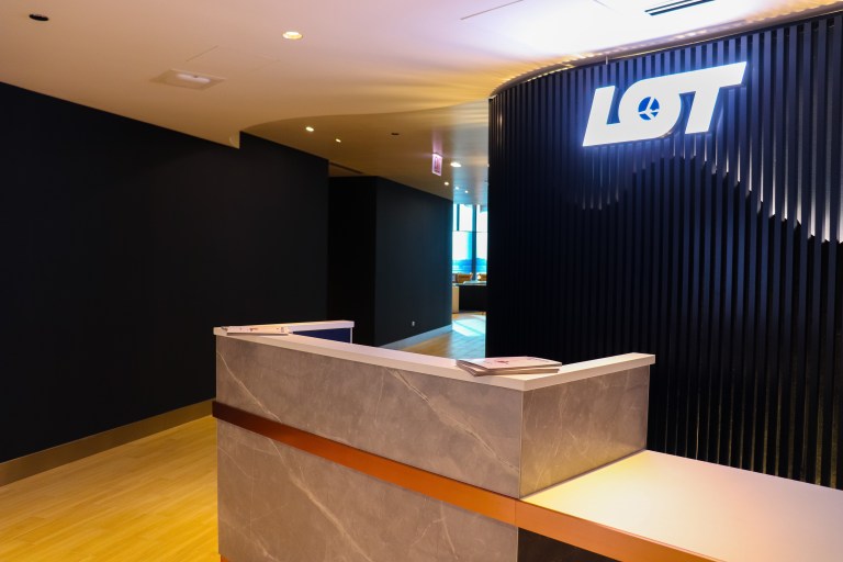 TheDesignAir –LOT opens its doors to its latest lounge in Chicago T5 ...